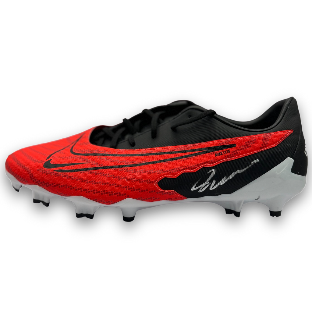 FERNANDO TORRES SIGNED NIKE MERCURIAL VAPOUR RED FOOTBALL BOOT LEGEND