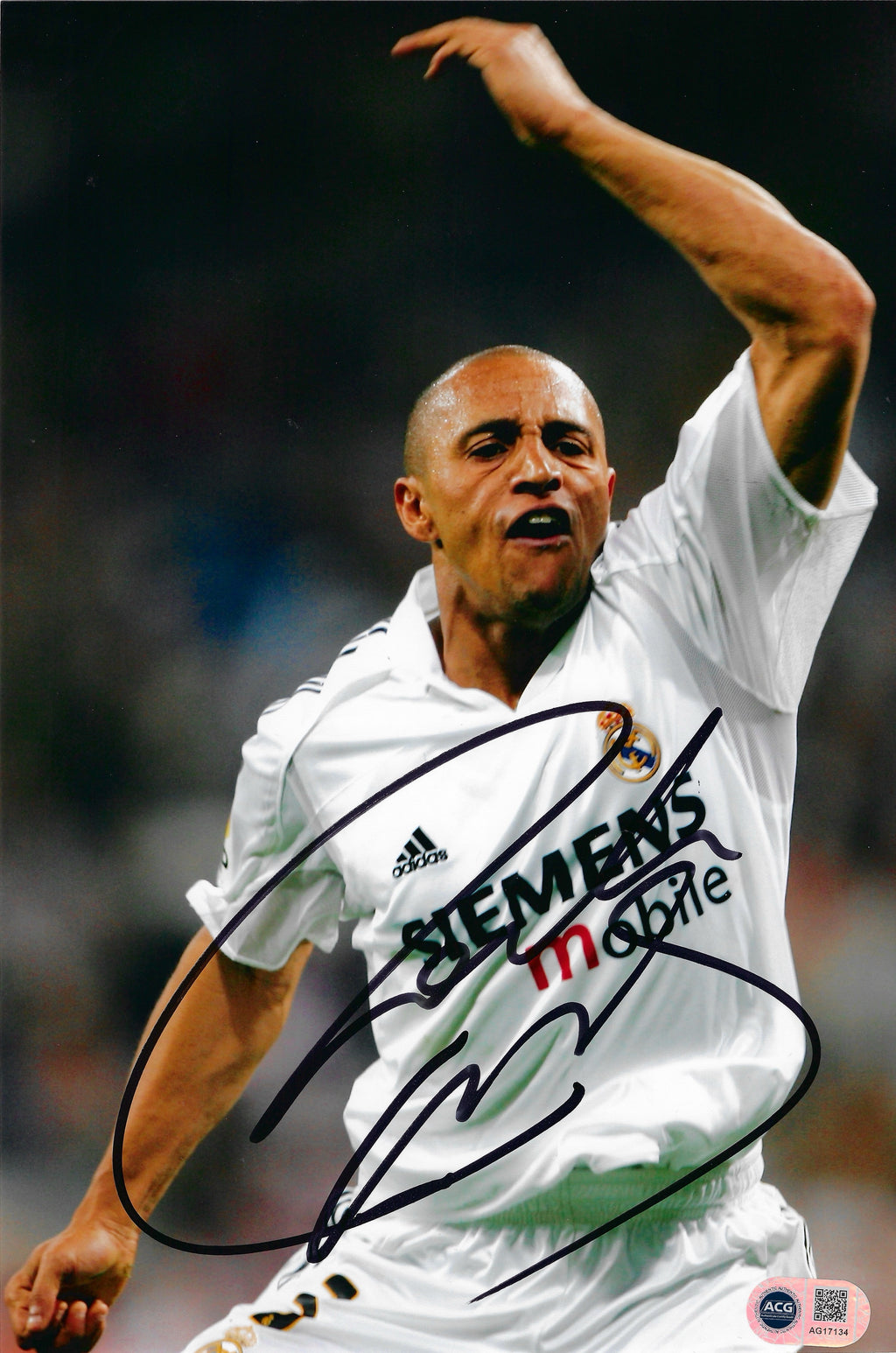 ROBERTO CARLOS SIGNED REAL MADRID LEGEND 12X8 PHOTO (ACG CERT AG17134)